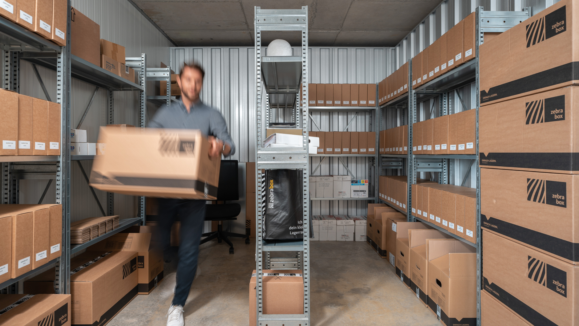 Rent storage units from a self-storage expert | zebrabox.ch